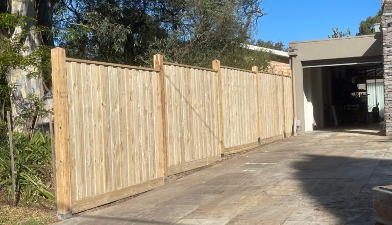 Timber Fencing: Explore Types, Material, Pros and Cons - Pentagon
