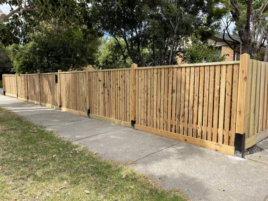 Timber Fencing: Explore Types, Material, Pros and Cons - Pentagon