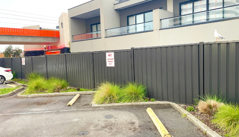 Colorbond Fencing vs. Aluminium Fencing: Which One Should You Choose ...