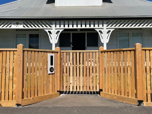 Fencing Contractors in Melbourne - Pentagon Fencing & Gates